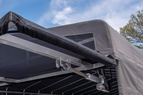 Canopy Frame Raising End - Pier Pleasure